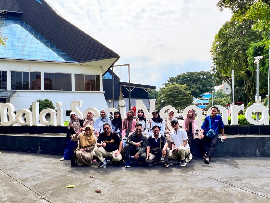 Exploring While Learning : Berkeliling Negeri Jiran Menggunakan Ronda ...